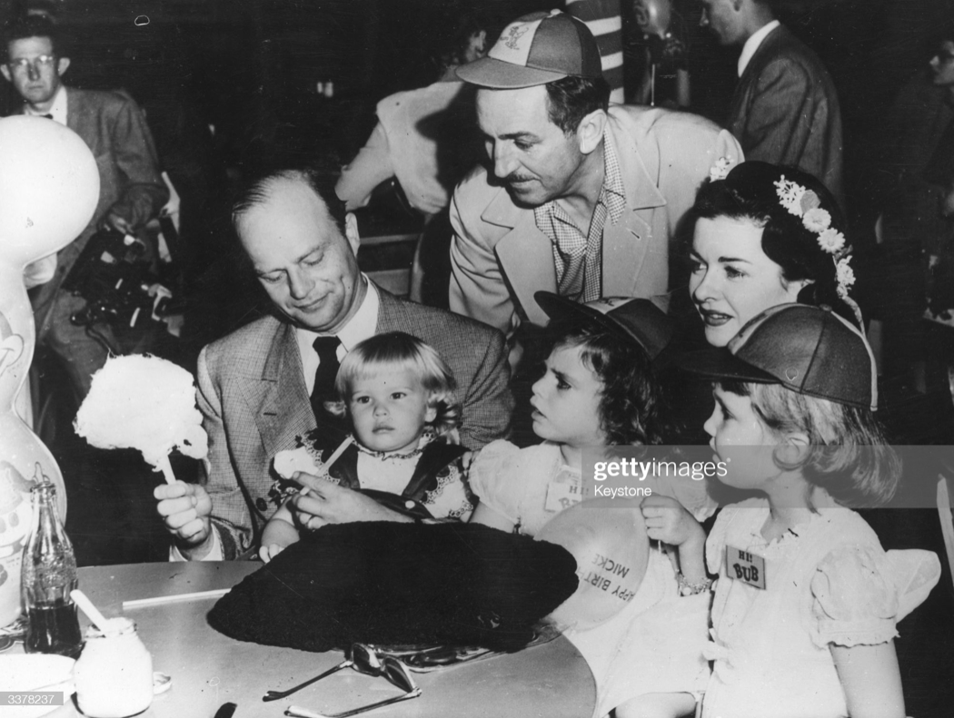 10 photos of Walt Disney from the 1940s