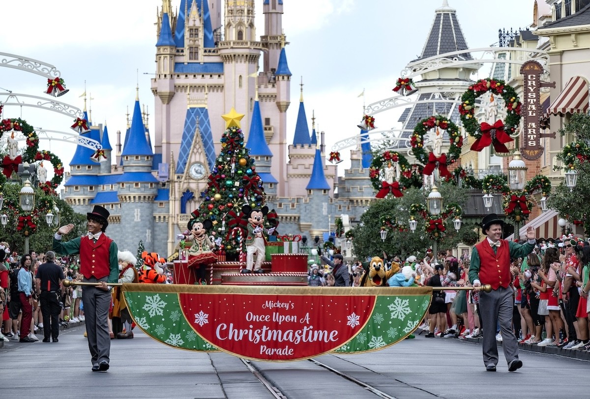 What time, who’s on the Disney Christmas Day Parade special - Disney Diary